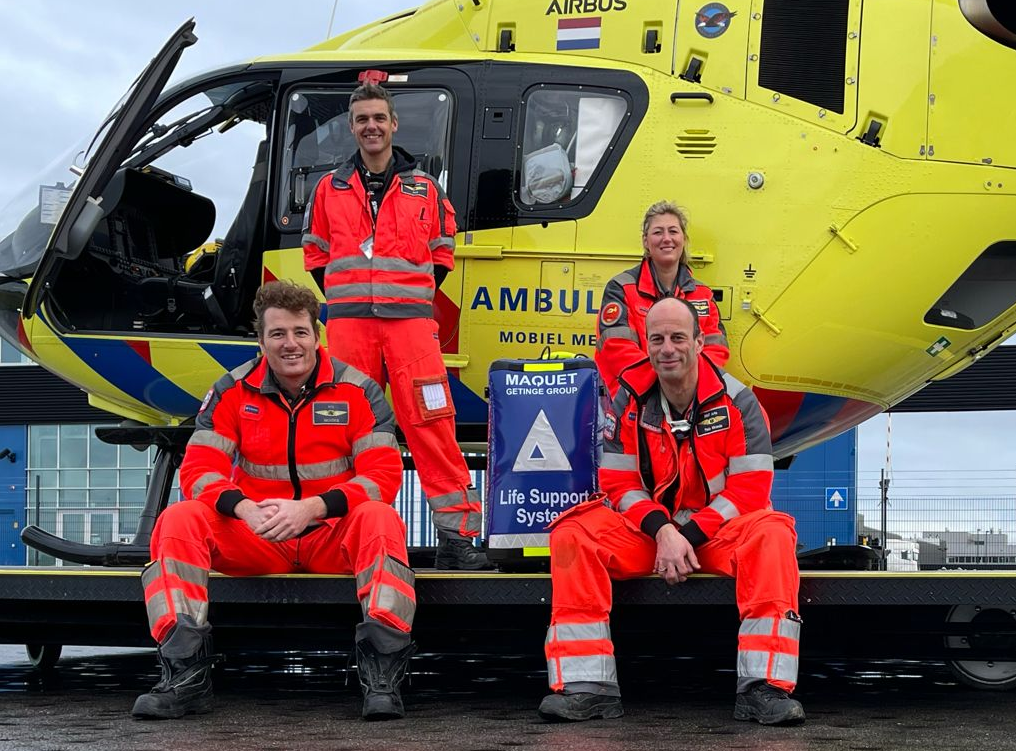 Lifeliner 2 start proef met hart-longmachine op straat - Amazing Erasmus MC